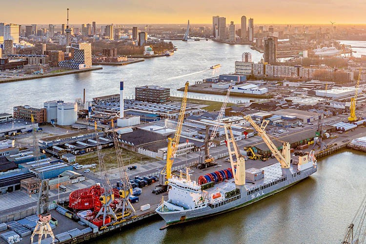 Rotterdam op de kaart als de breakbulkhaven van Europa